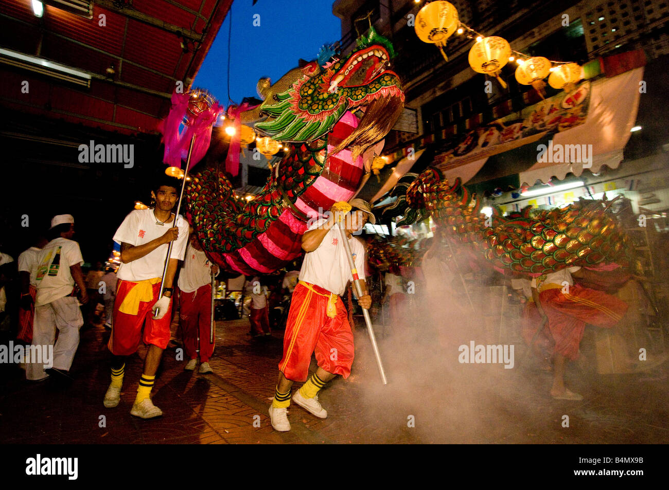Dragon dance in bangkok hi-res stock photography and images - Alamy