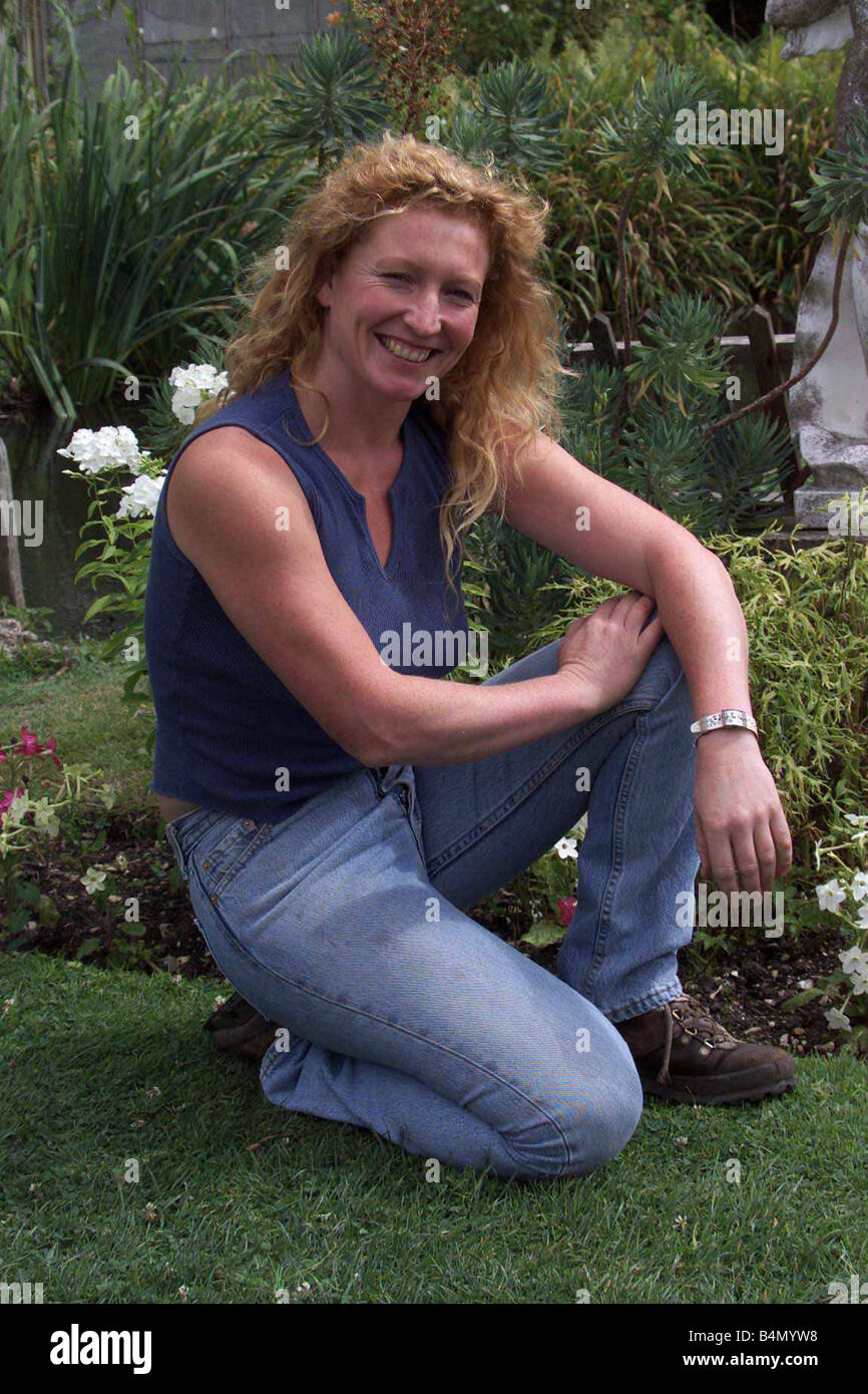 Charlie dimmock hi-res stock photography and images - Alamy