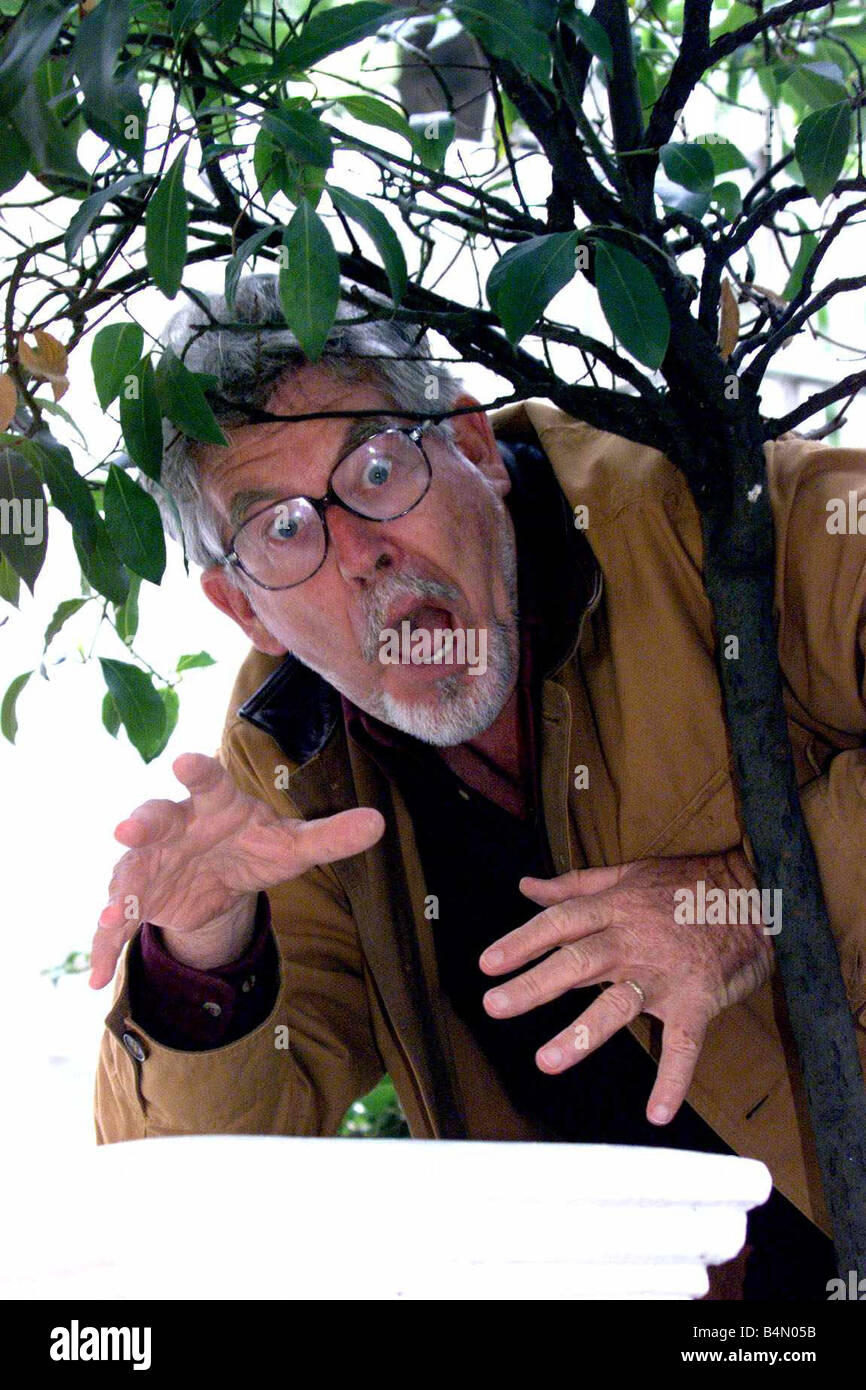Tv presenter rolf harris hi-res stock photography and images - Alamy