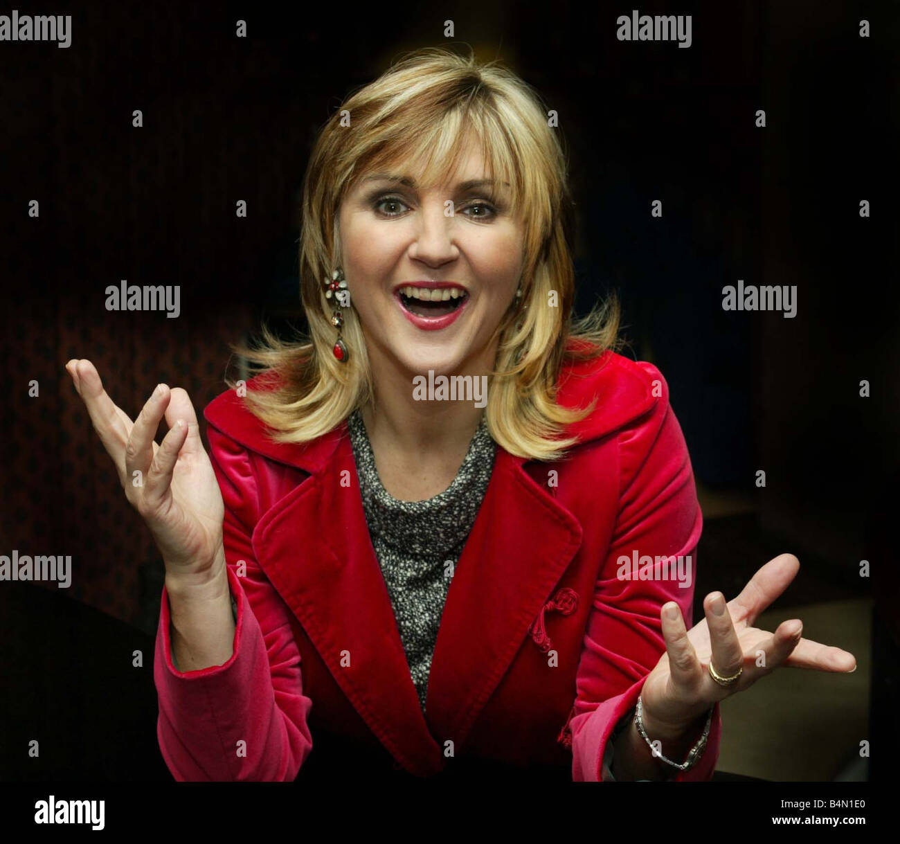 Opera Diva Lesley Garrett In Belfast November 2003 Stock Photo - Alamy