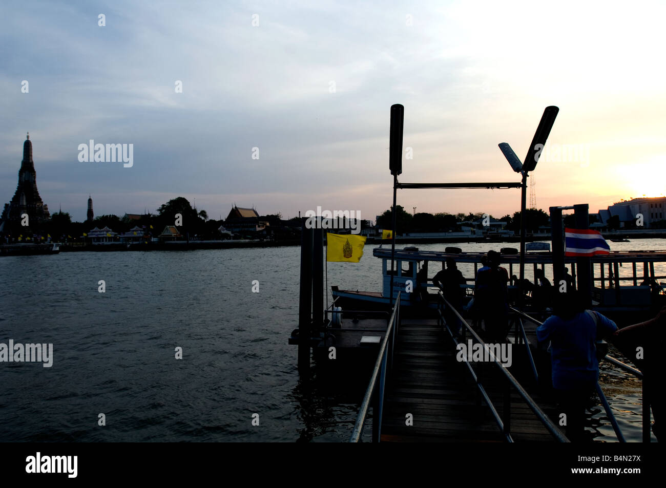 Ferry Pier oppositeWat Arun at Sunset Stock Photo - Alamy