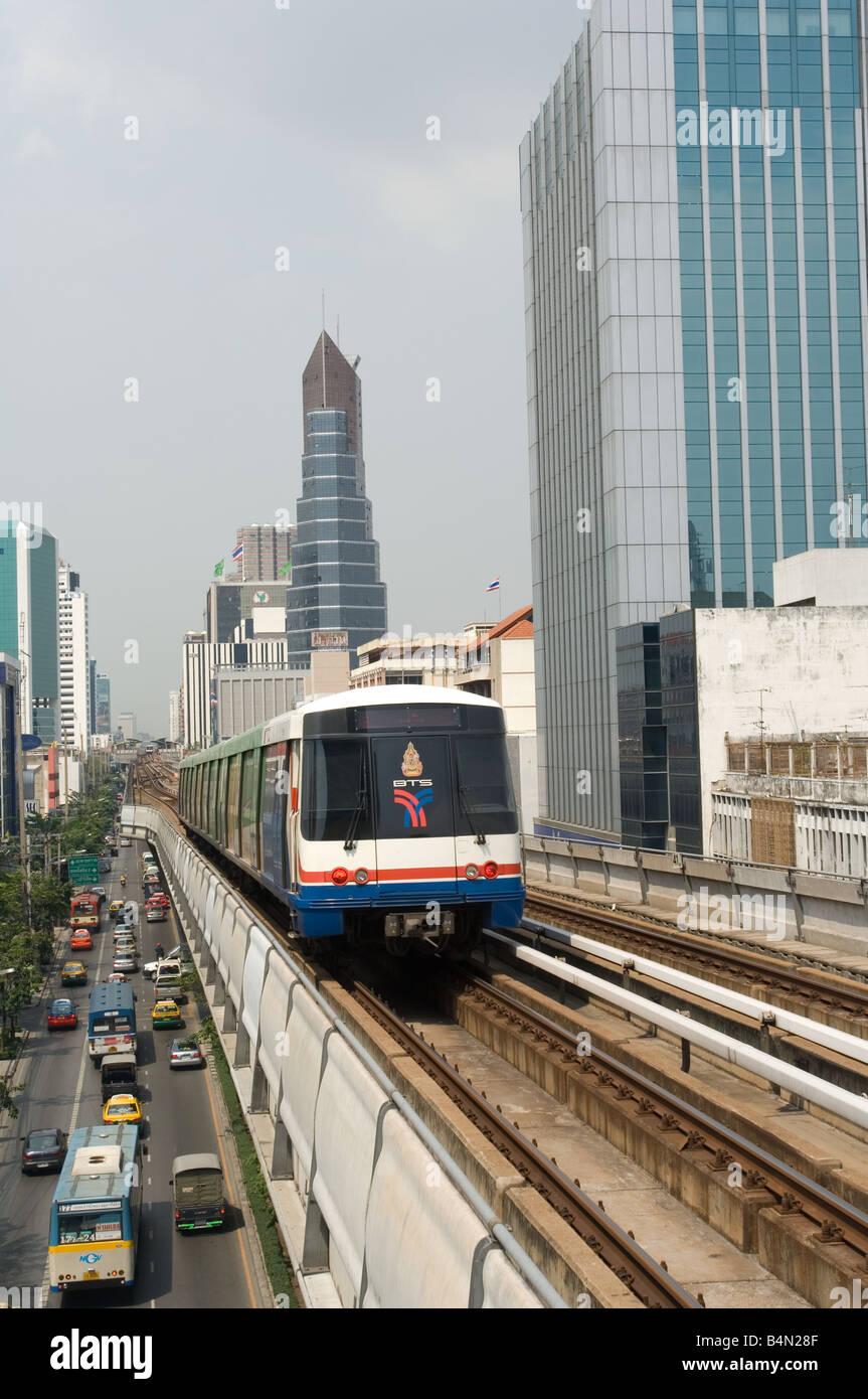 Vertical view bangkok sky train hi-res stock photography and images - Alamy