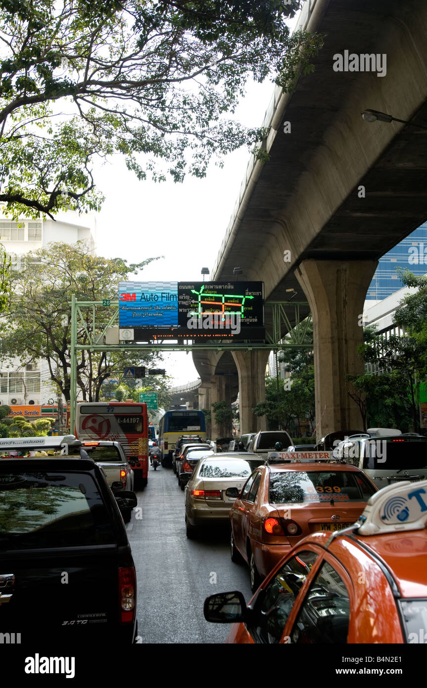 Electronic Traffic Information Board on Silom Road Stock Photo - Alamy