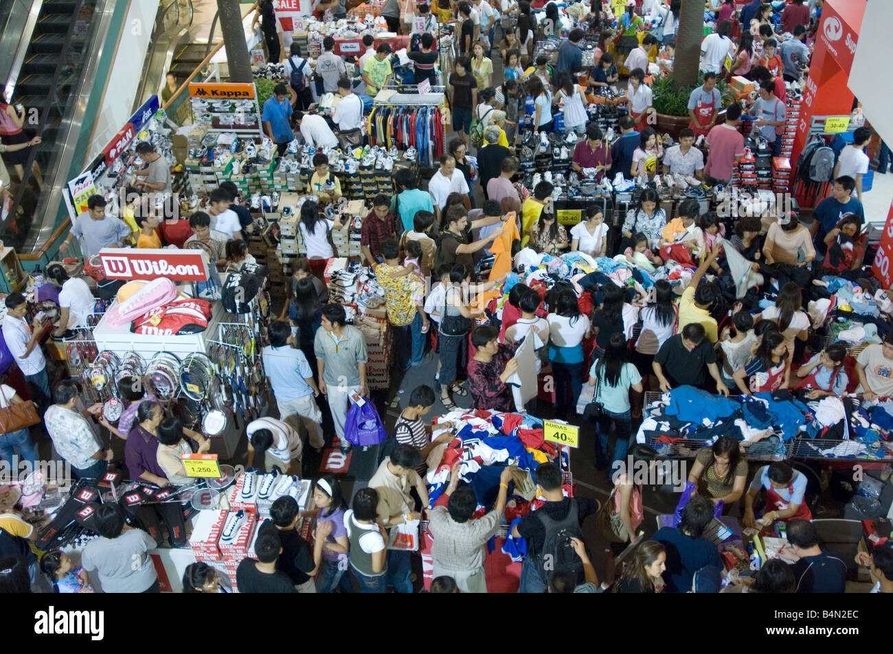 Shopping Crowds at Central Ladprao Plaza on a Saturday Afternoon Stock ...