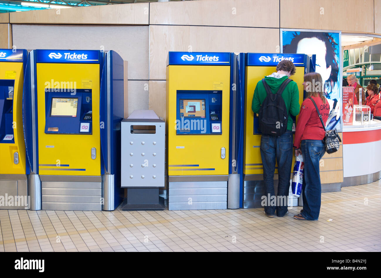 Ticket machine central station hi-res stock photography and images - Alamy