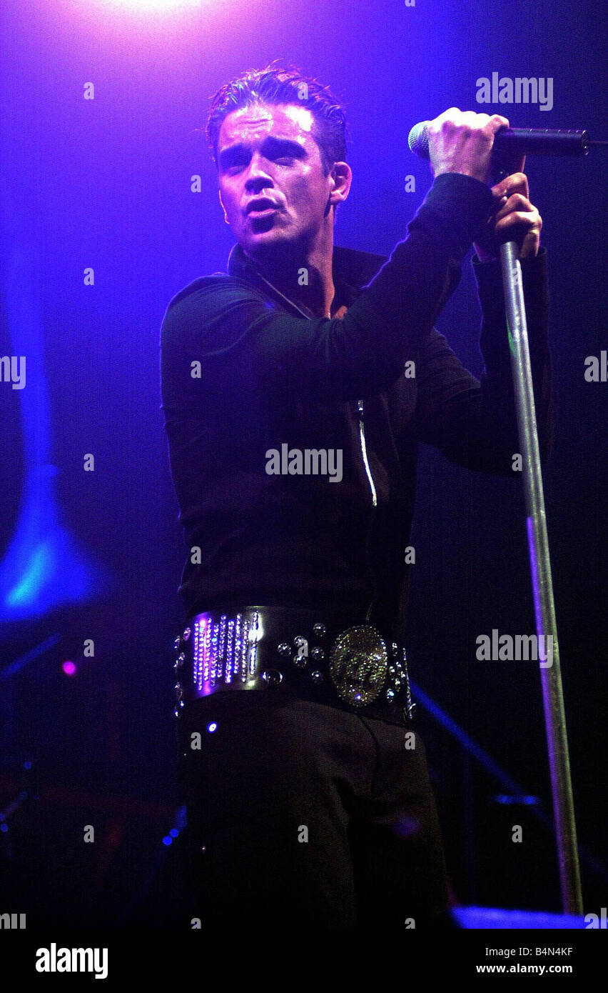 Robbie williams 2000 hi-res stock photography and images - Alamy