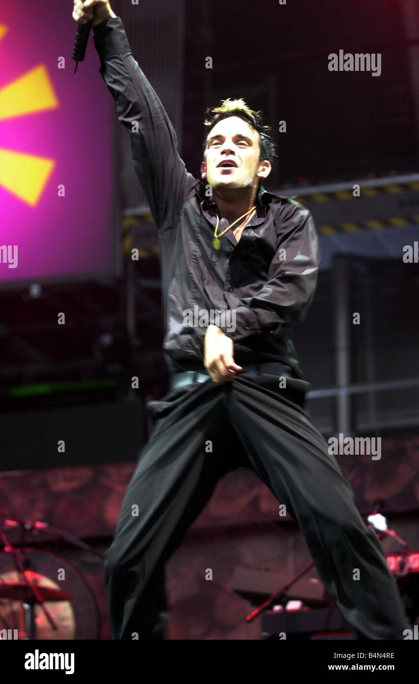 Robbie Williams stadium tour in Ireland July 2001 Stock Photo - Alamy