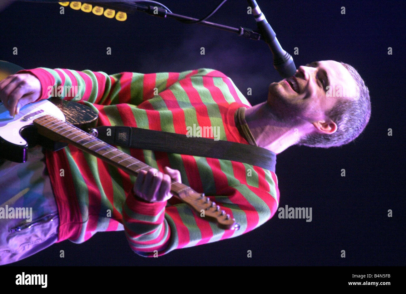 Fran Healy on stage at T In The Park July 2000 Stock Photo - Alamy