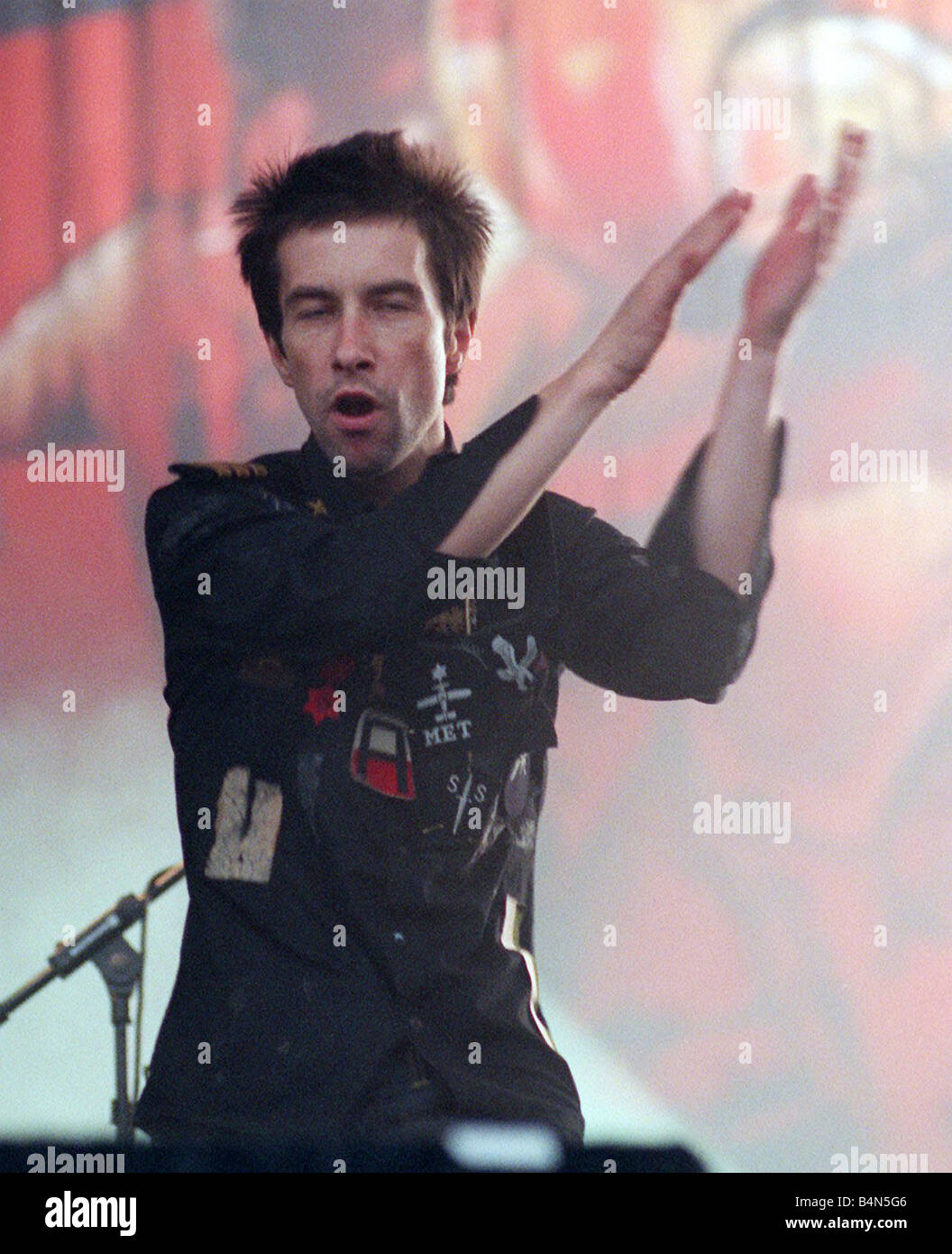 Bobby Gillespie August 2000 performing on stage at the Gig on the Green ...