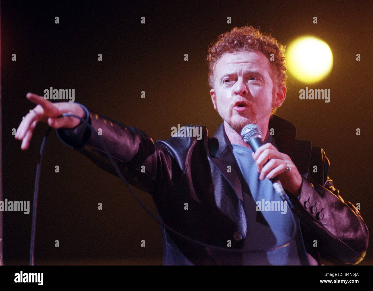 Lead singer simply red hi-res stock photography and images - Alamy