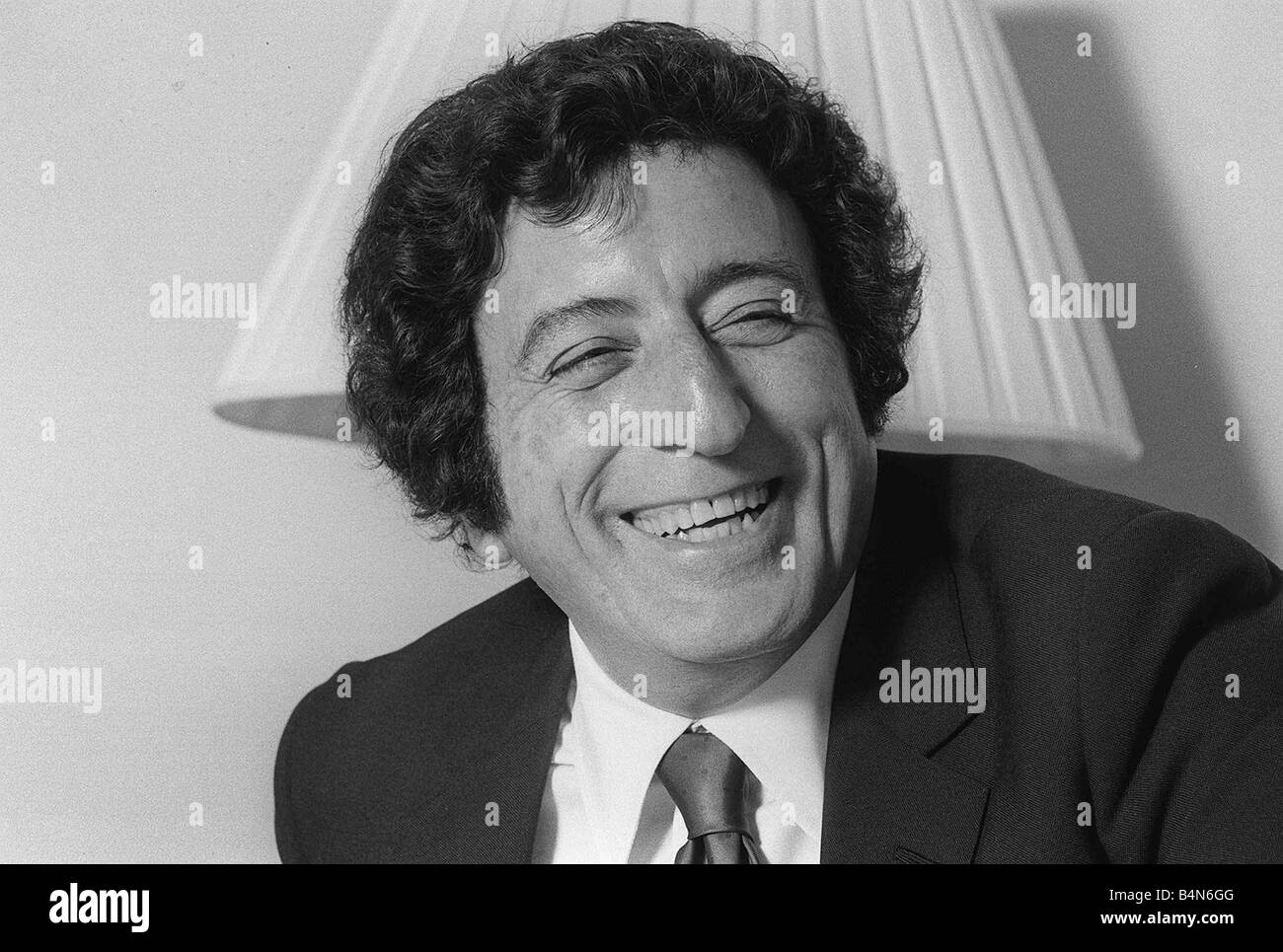 Tony bennett singer hi-res stock photography and images - Alamy
