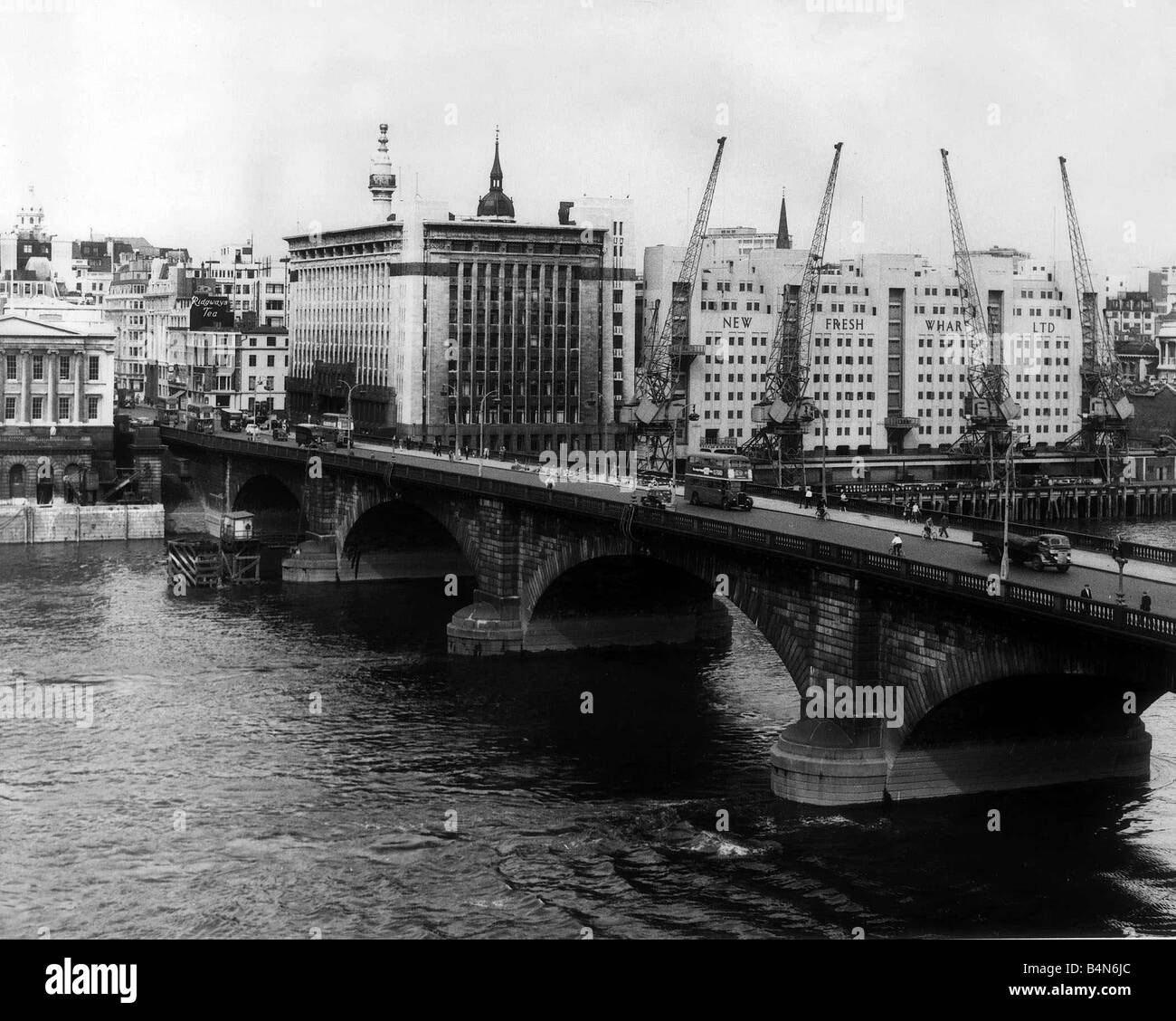 London Bridge July 1965 Stock Photo - Alamy