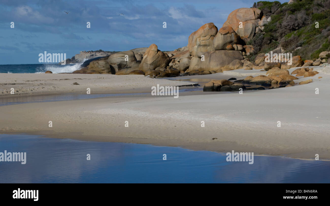 Sea rocks sand hi-res stock photography and images - Alamy
