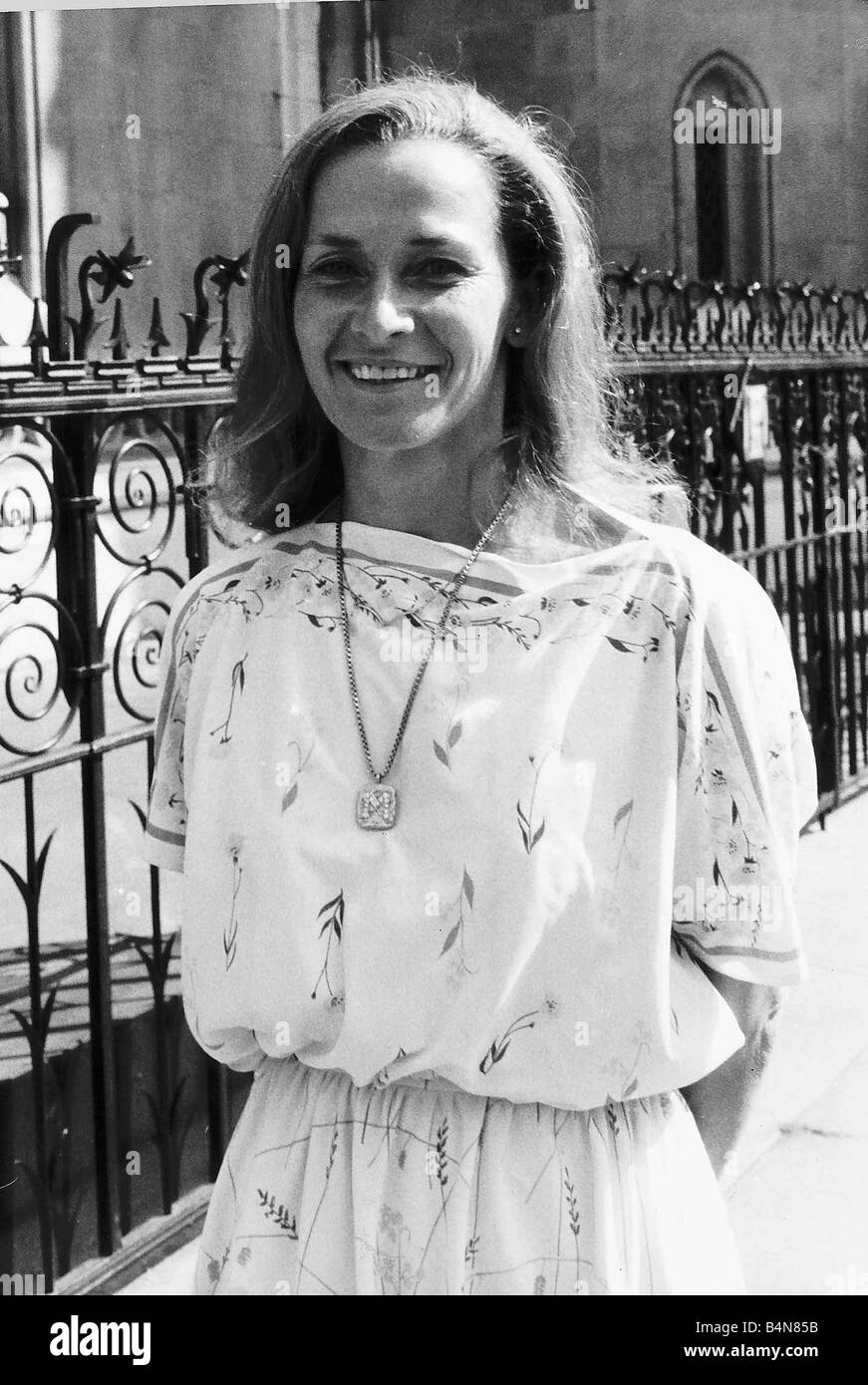 Mary Chipperfield arriving at the High Court May 1980 Stock Photo - Alamy