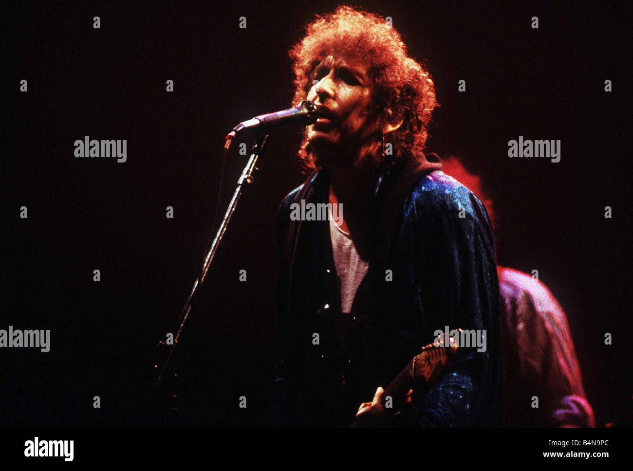 Bob Dylan singer in concert at Wembley Arena Stock Photo - Alamy