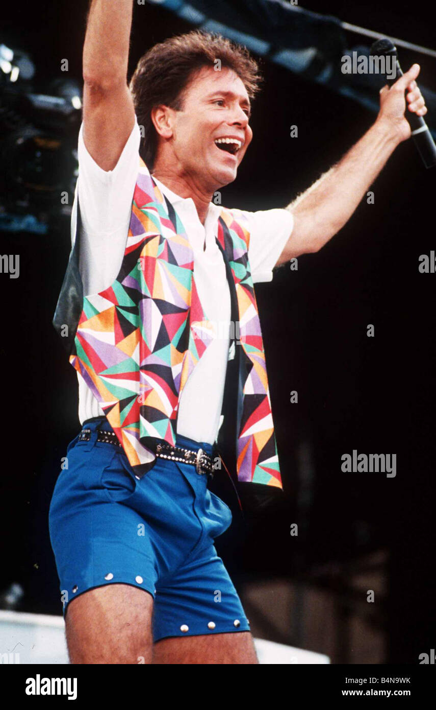 Cliff richard singer hi-res stock photography and images - Alamy