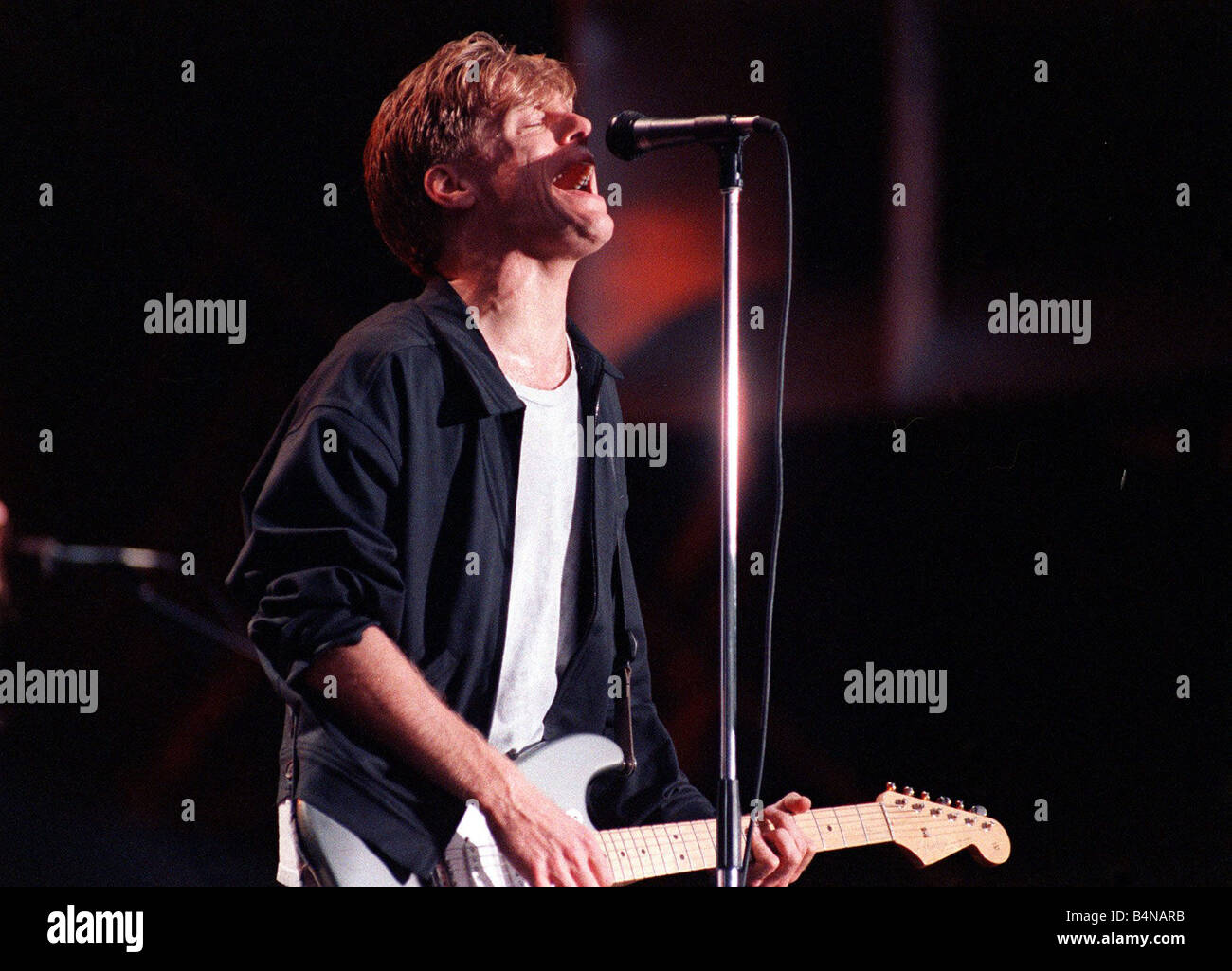 Bryan adams 1990's hi-res stock photography and images - Alamy