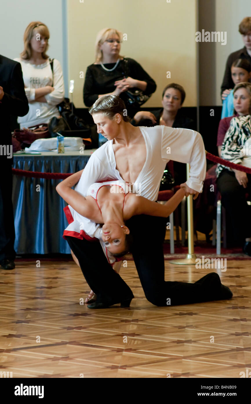 Teenage dancer male hi-res stock photography and images - Alamy