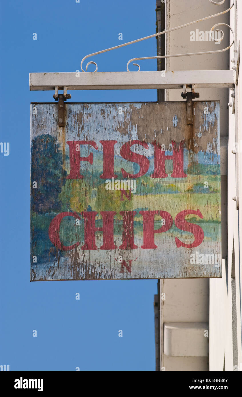 Fish chips signage hi-res stock photography and images - Alamy