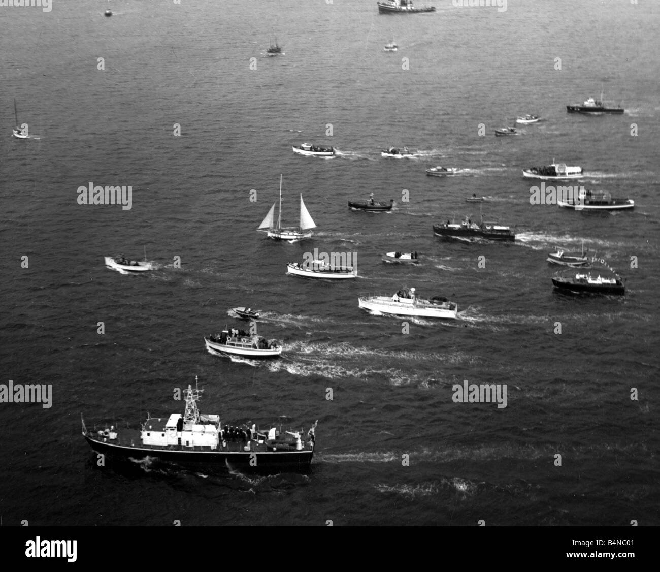 Sailing April 1969 the finish of the 1968 1969 Golden Globe round the ...