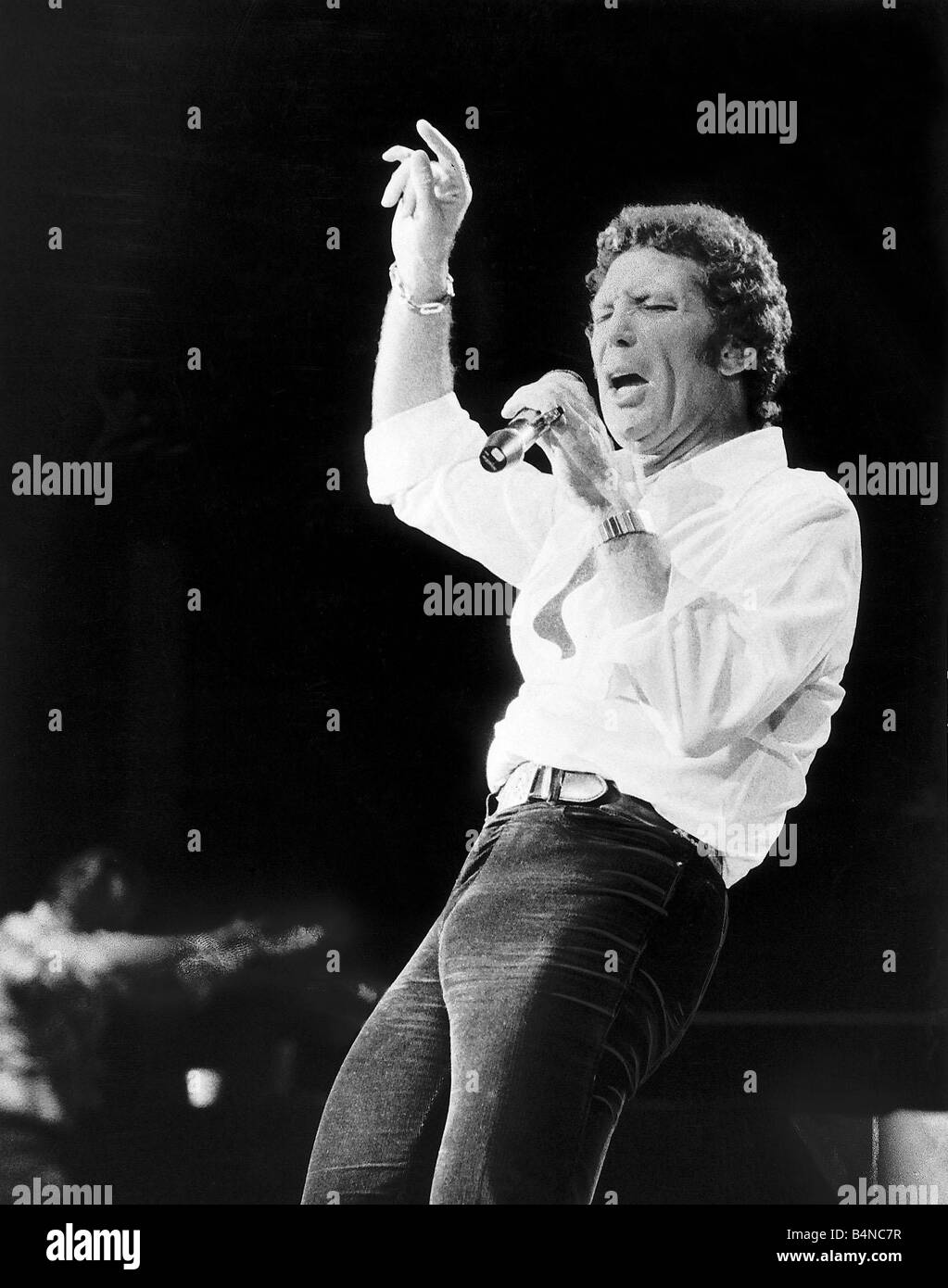 Tom Jones the singer in concert Stock Photo - Alamy