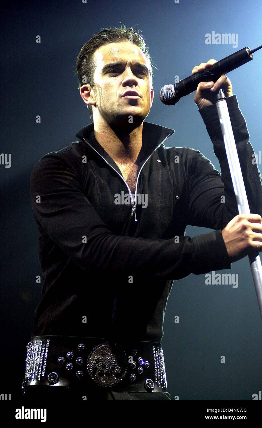 Robbie williams 2000 hi-res stock photography and images - Alamy