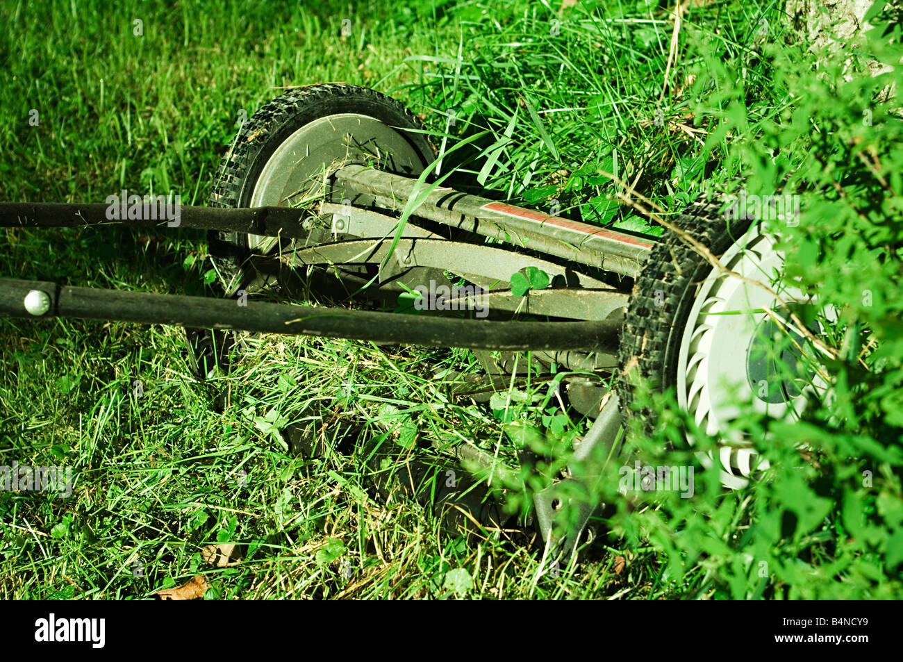 Manual push mower hi-res stock photography and images - Alamy