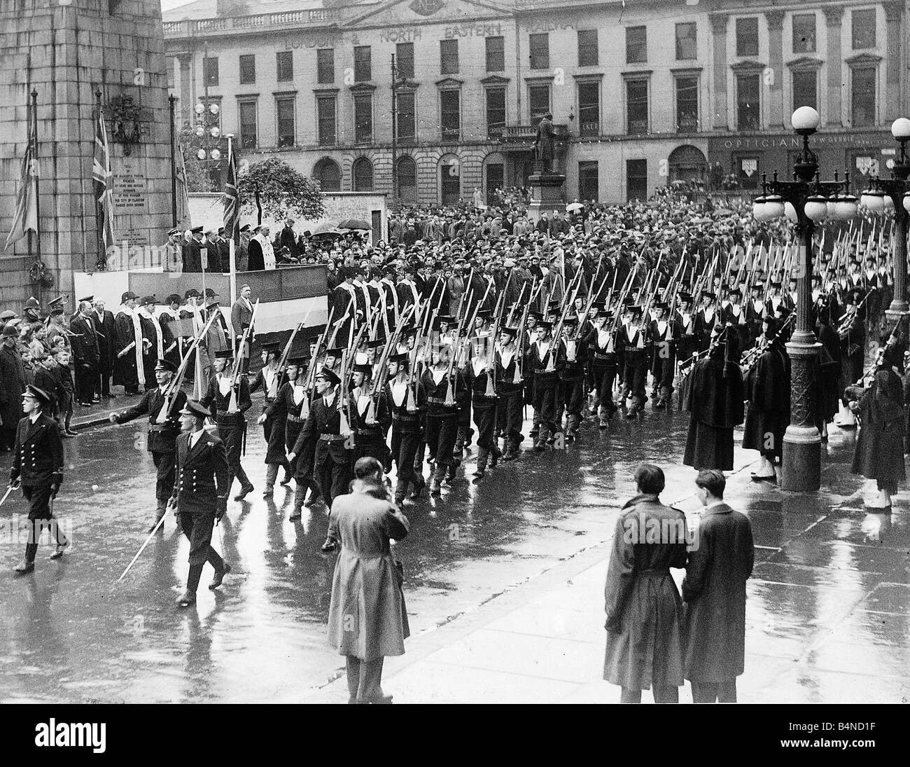 World War One Victory Parade at George Square Glasgow in front of Lord ...