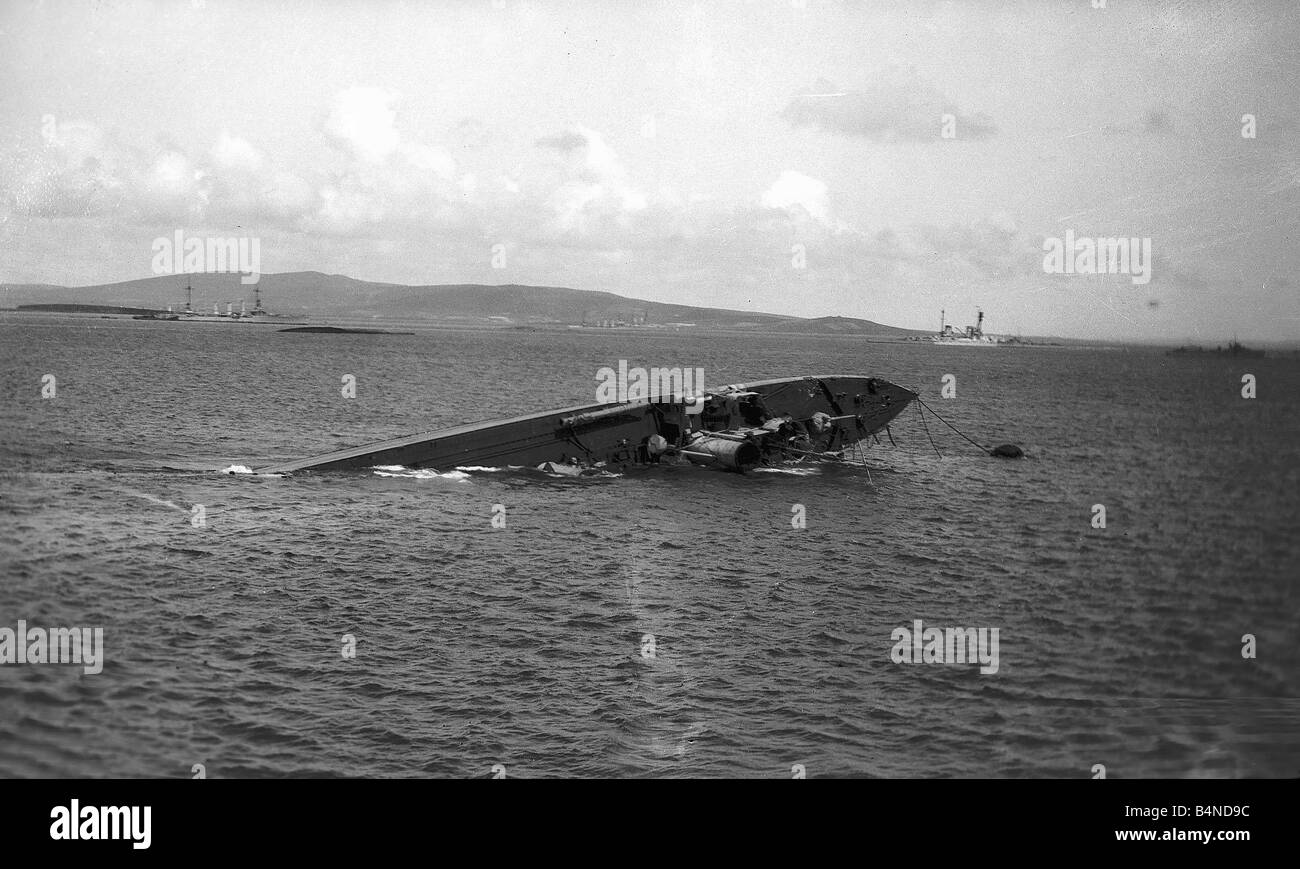 German ships scuttled scapa flow hi-res stock photography and images ...