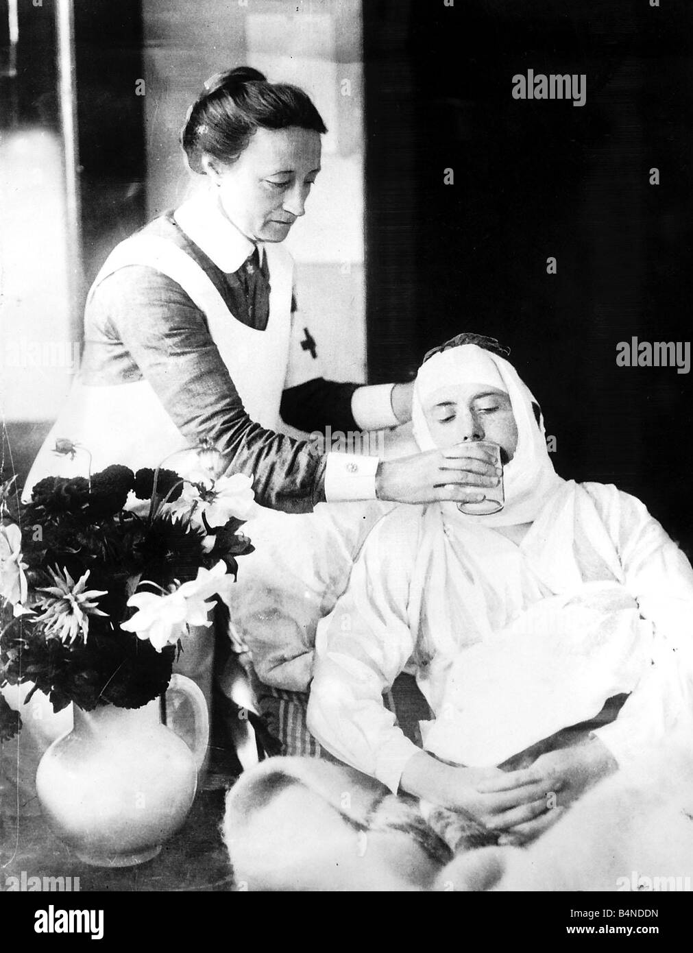 Red cross nurse world war 1 hi-res stock photography and images - Alamy