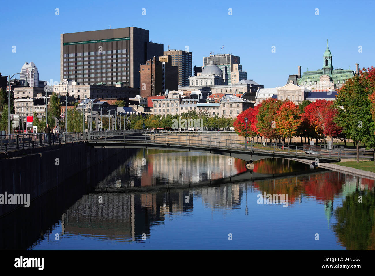 Old harbour montreal hi-res stock photography and images - Alamy