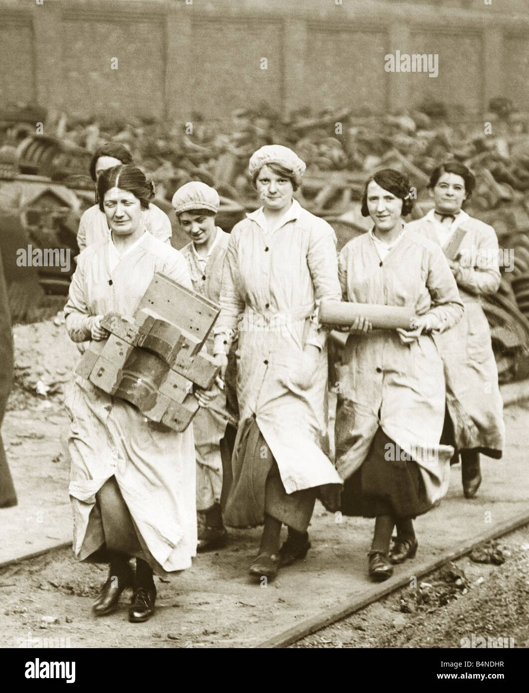 World War One WWI Munition factory workers Women walking to work in the ...