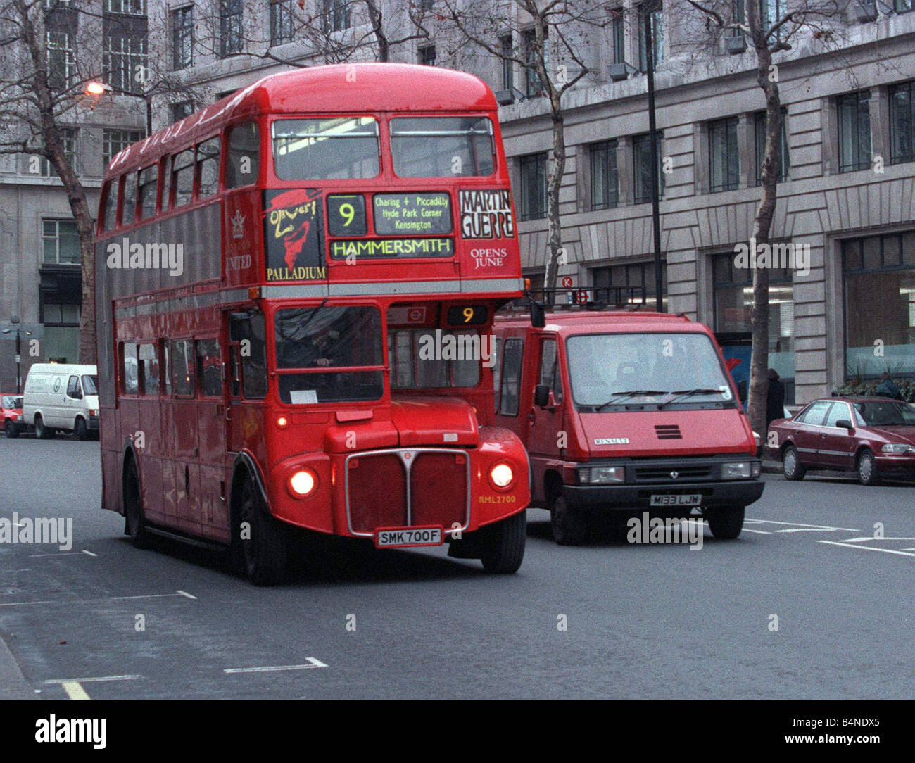 Number 9 bus hi-res stock photography and images - Alamy