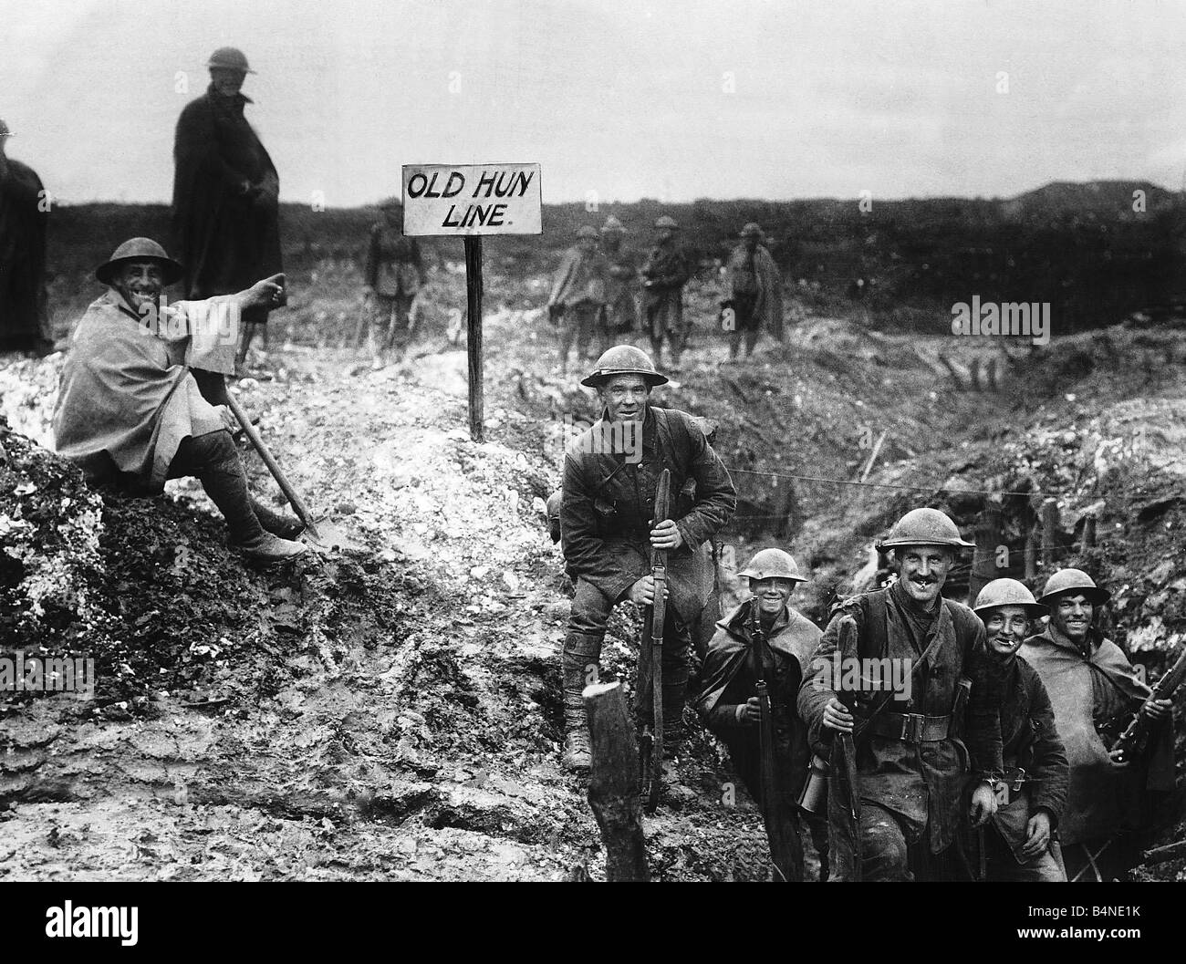 Old Hun Line British soldiers take over a captured German trench during ...