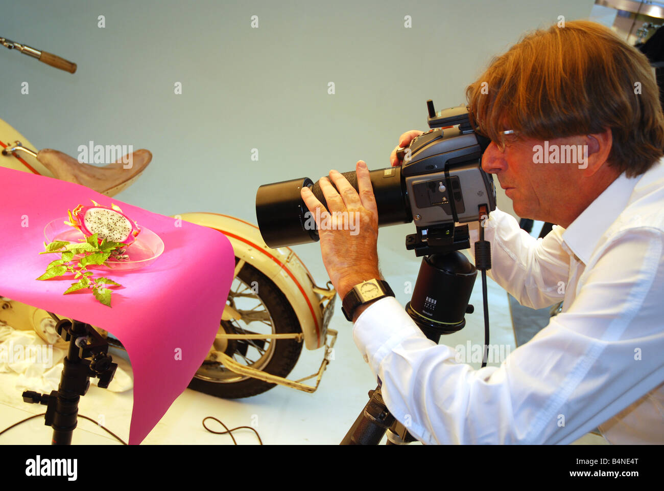 studio set up of renowned Dutch photographer Hans van Ommeren at 2008 ...