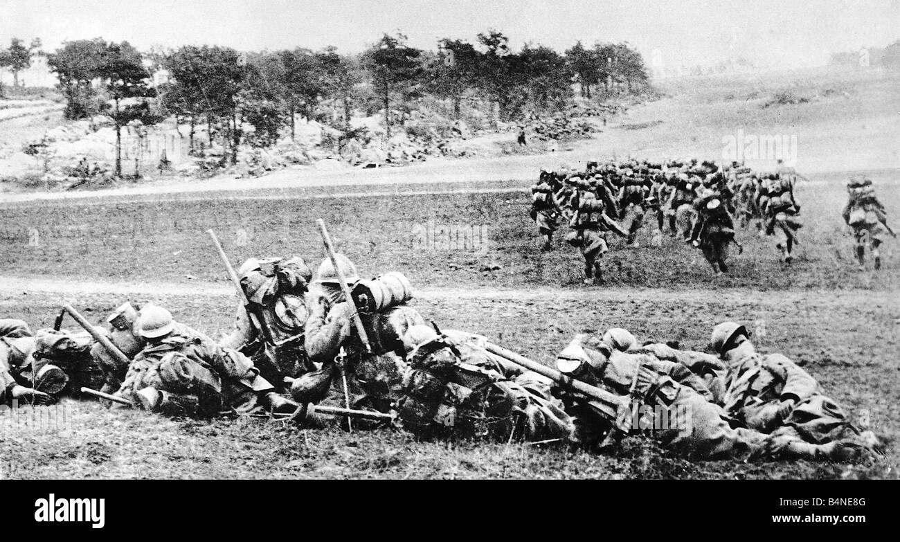 Advance on enemy hi-res stock photography and images - Alamy