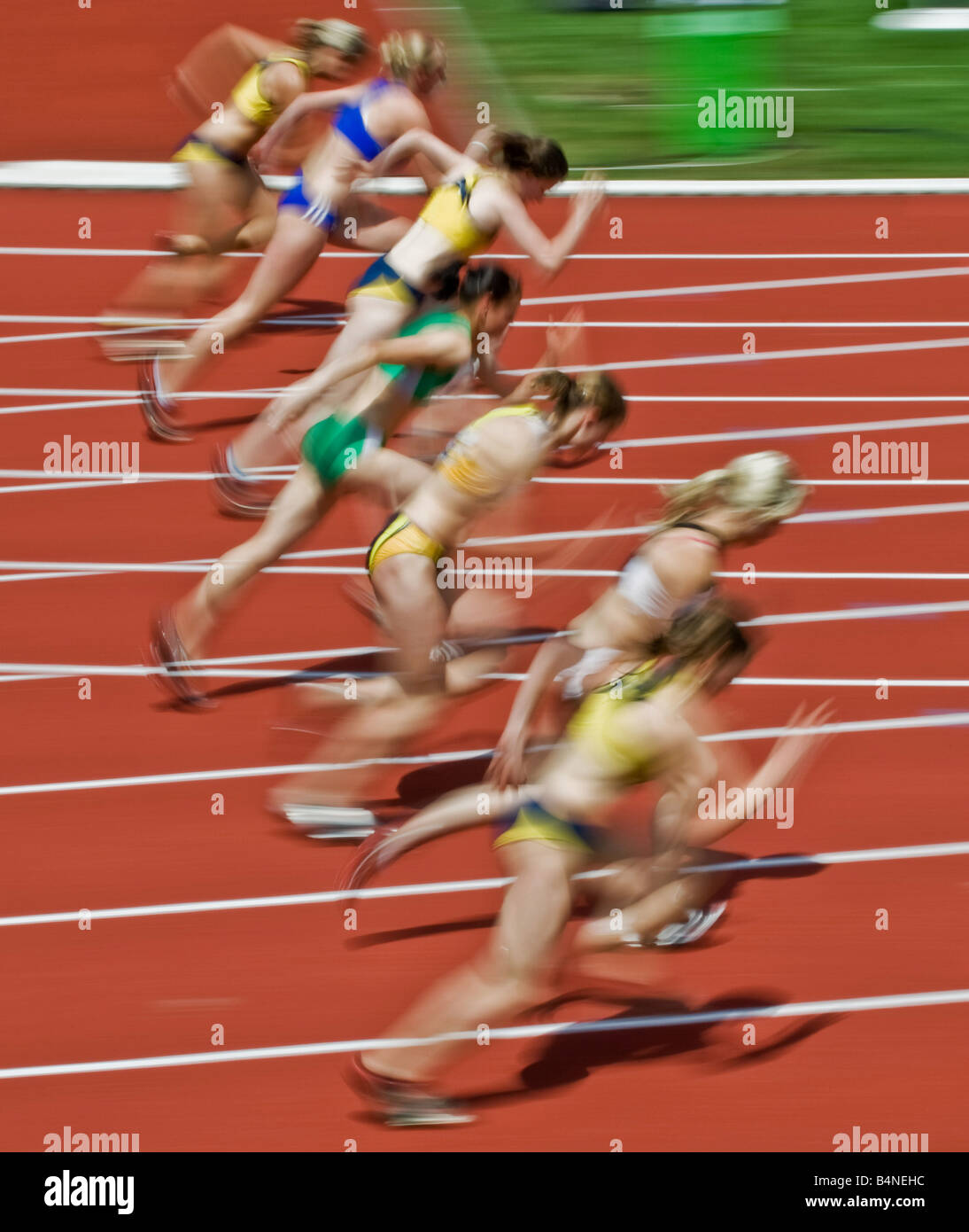 Women 100m sprint hi-res stock photography and images - Alamy