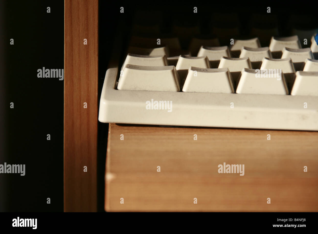 Stand up workstation desk hi-res stock photography and images - Alamy