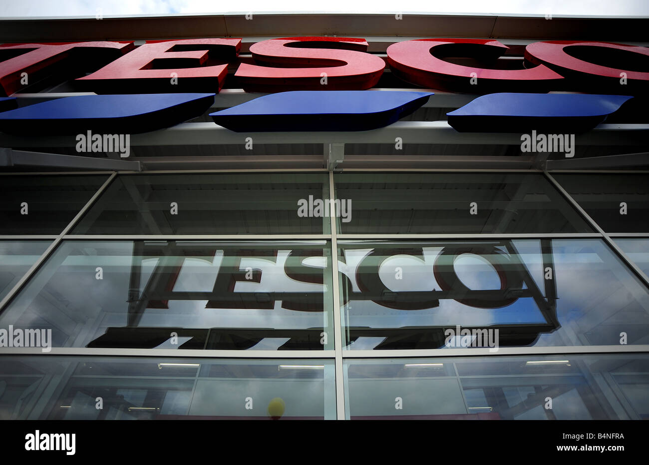 Tesco super store hi-res stock photography and images - Alamy