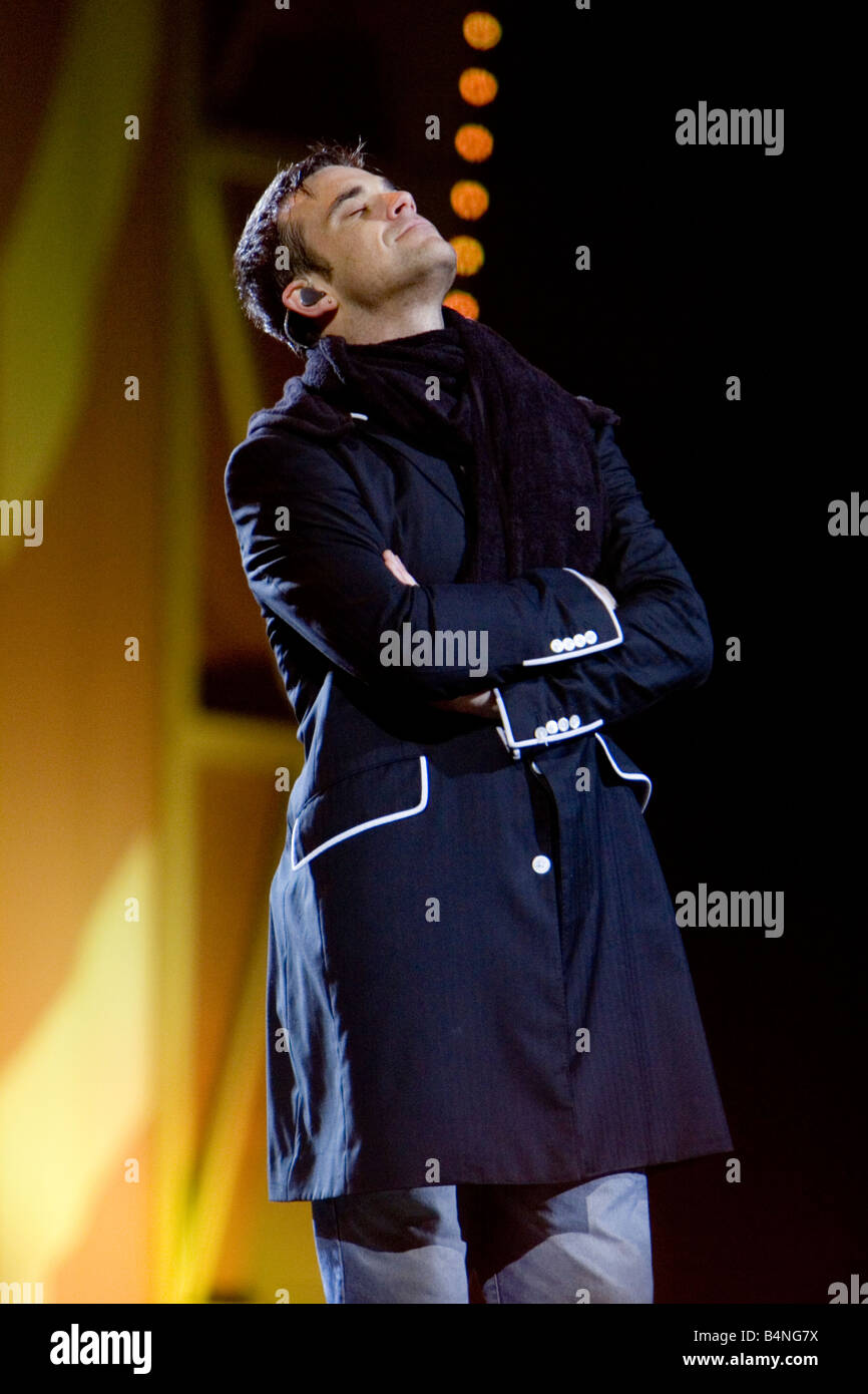 Robbie williams concert hi-res stock photography and images - Alamy