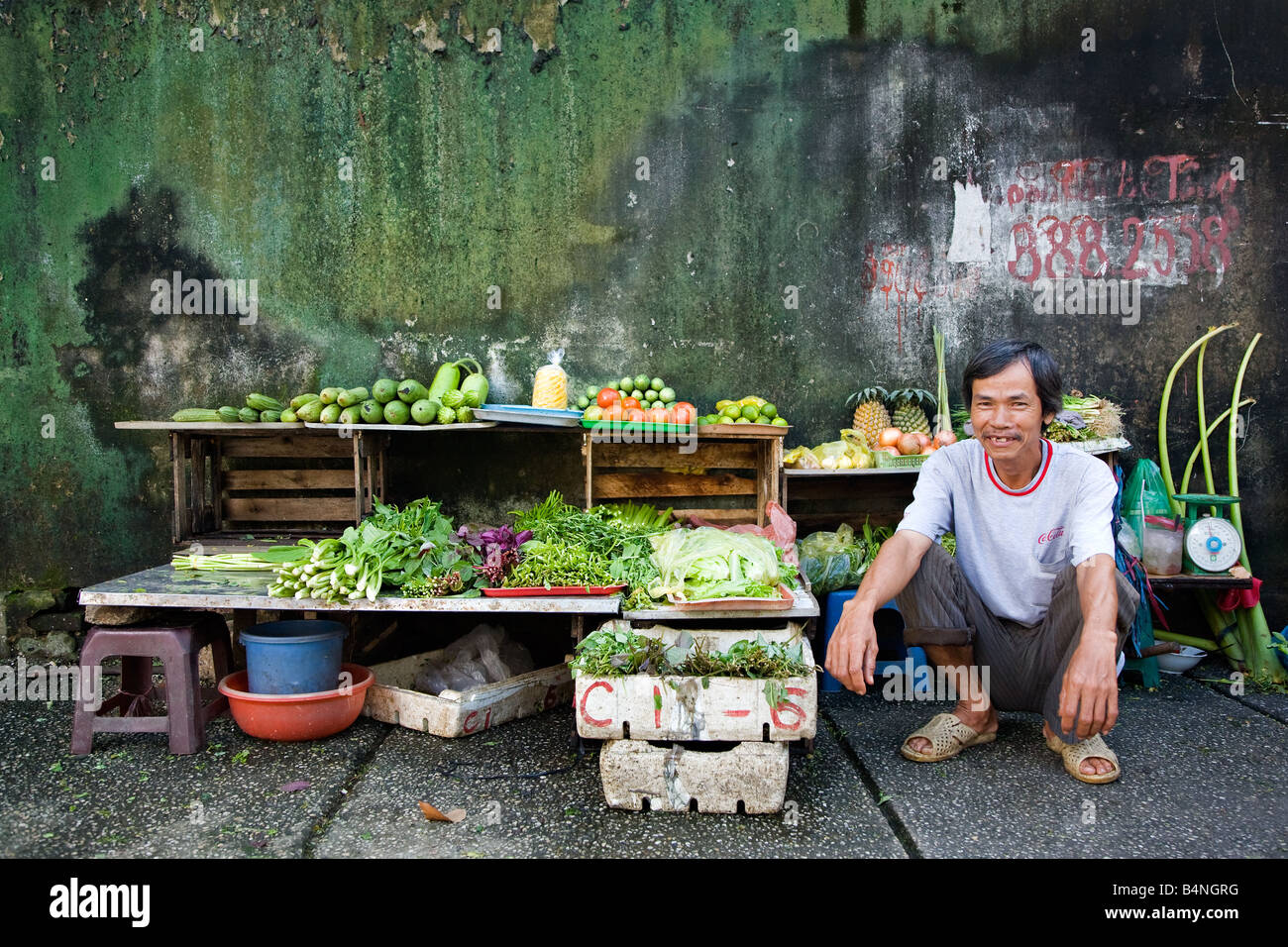Vegetable stands hi-res stock photography and images - Alamy