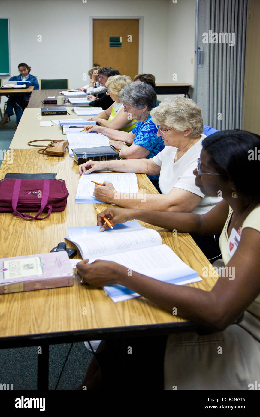 African american church meeting hi-res stock photography and images - Alamy