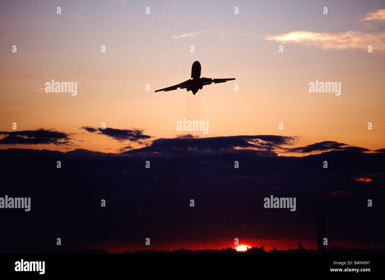 Boeing 727 take off hi-res stock photography and images - Alamy