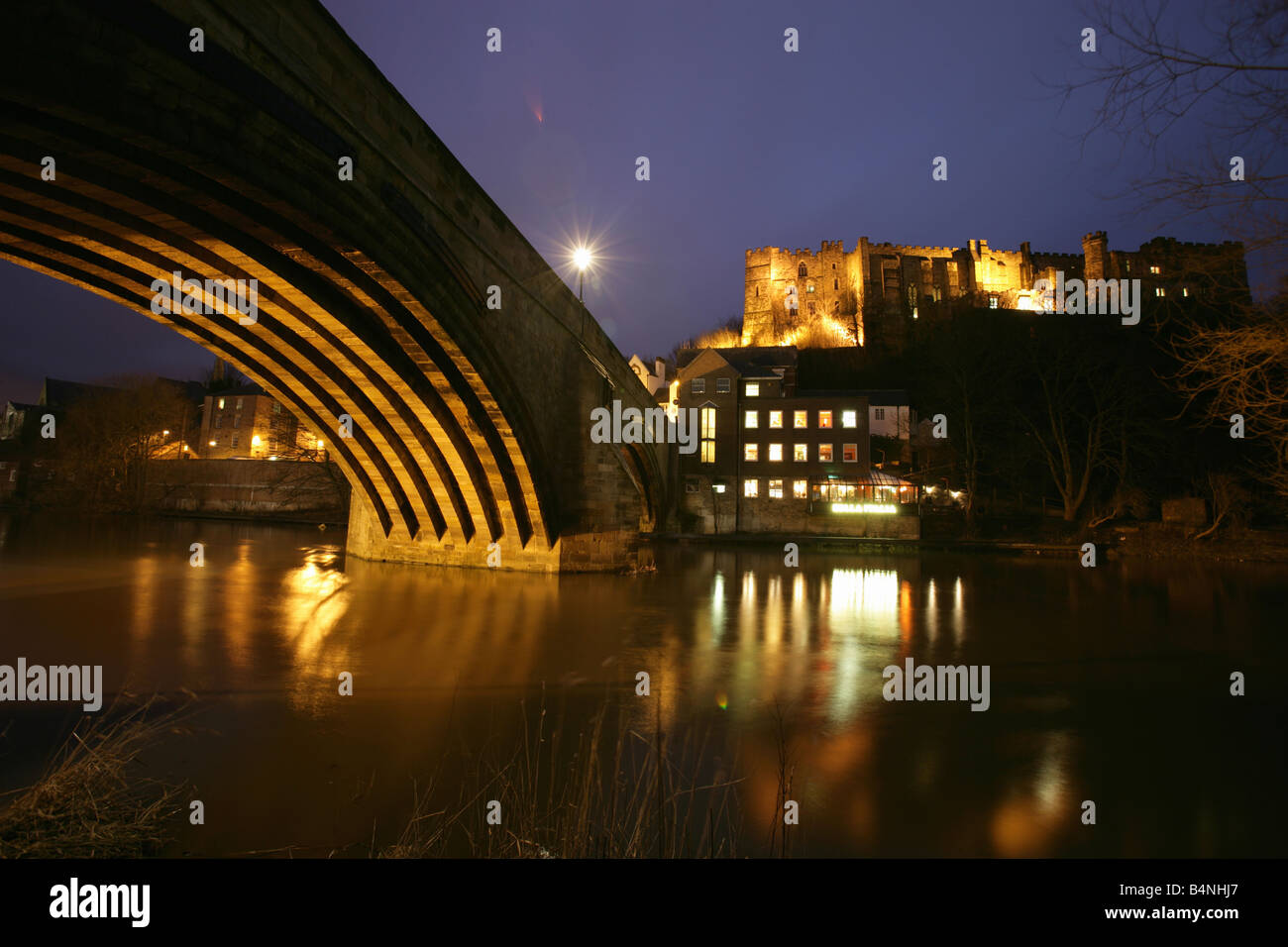 City of Durham, England. A night floodlit view of Framwelgate Bridge ...