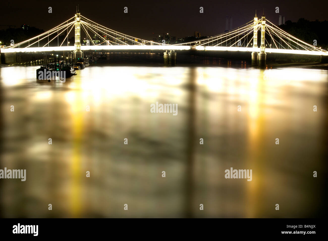 Nightime picture of Albert Bridge over the River Thames in London Stock ...