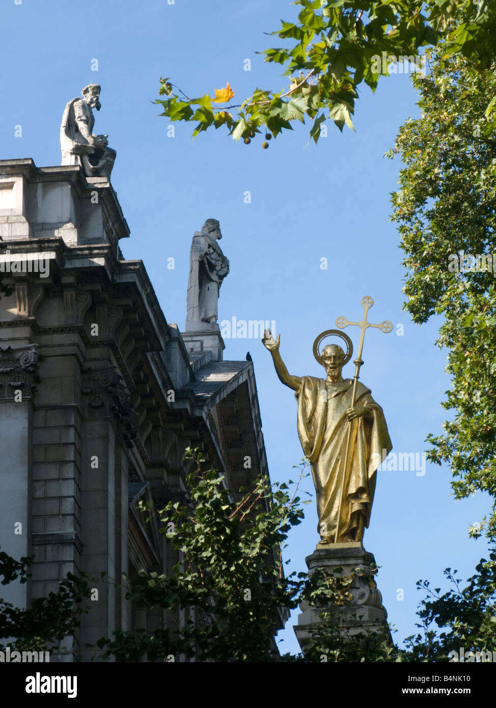 St paul cross london hi-res stock photography and images - Alamy