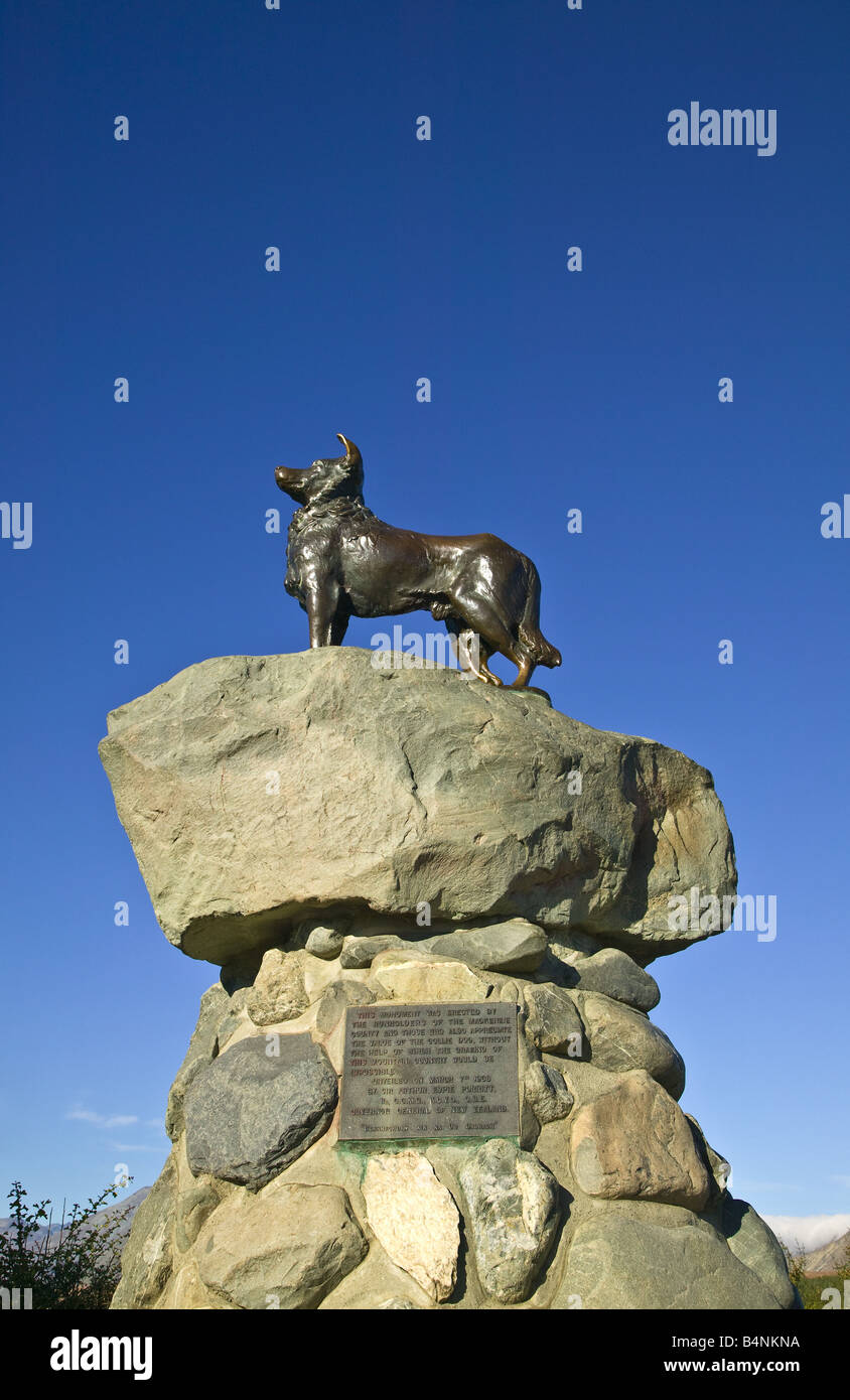 Mackenzie monument and plinth against a blue sky. This is on the shores ...