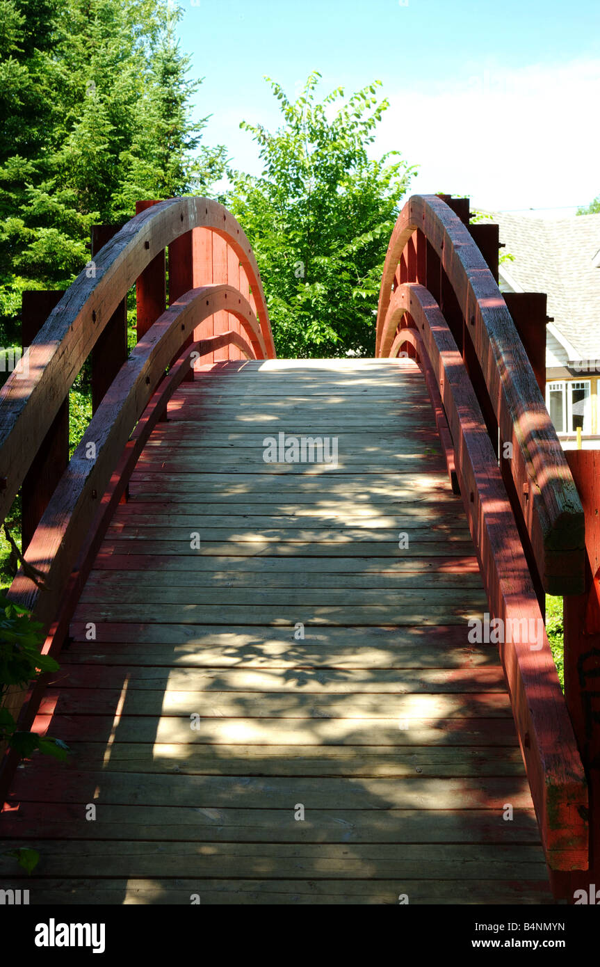 A wooden arch bridge Stock Photo - Alamy