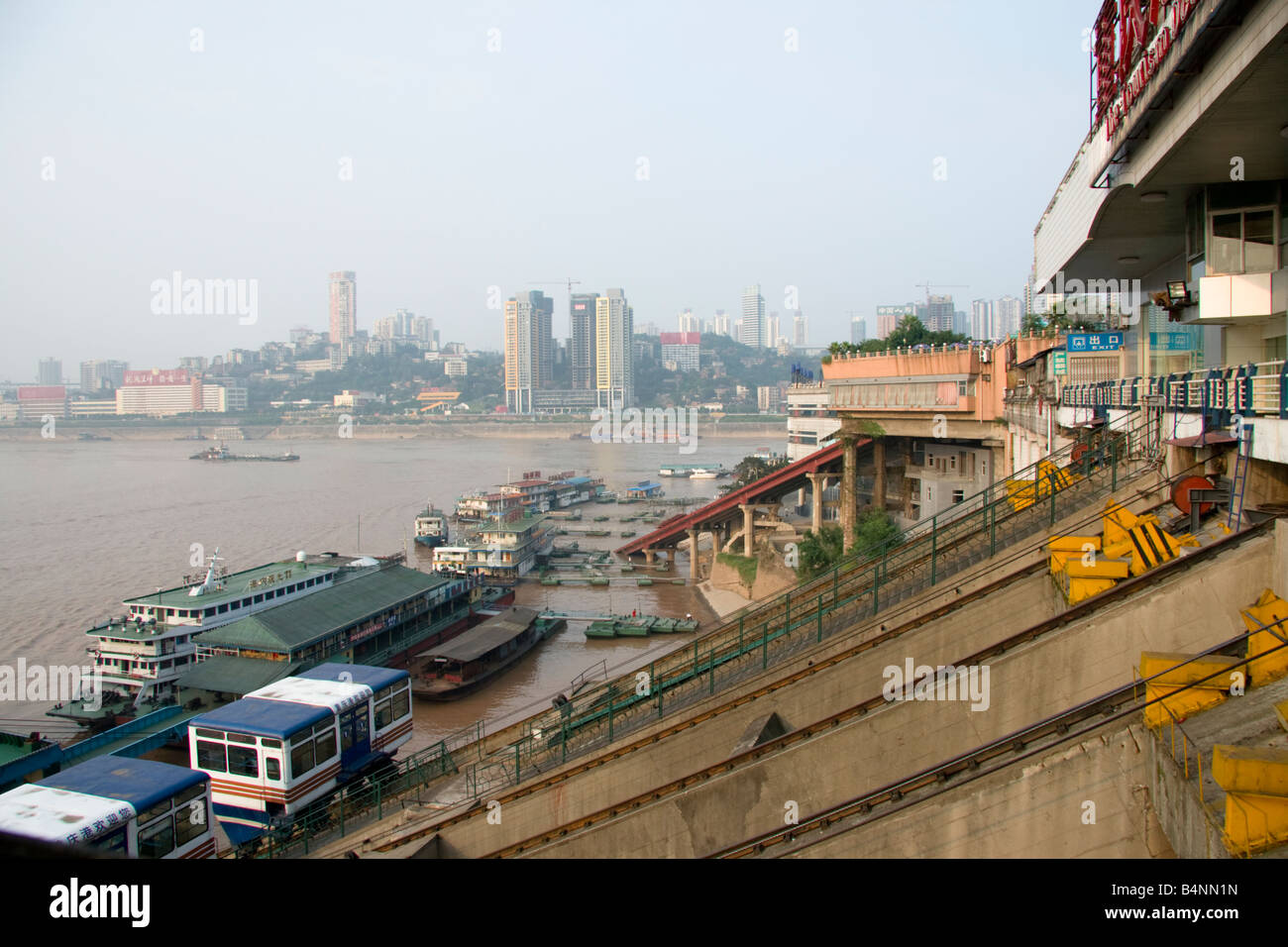 Chongqing port and the river Yangtze China Stock Photo - Alamy
