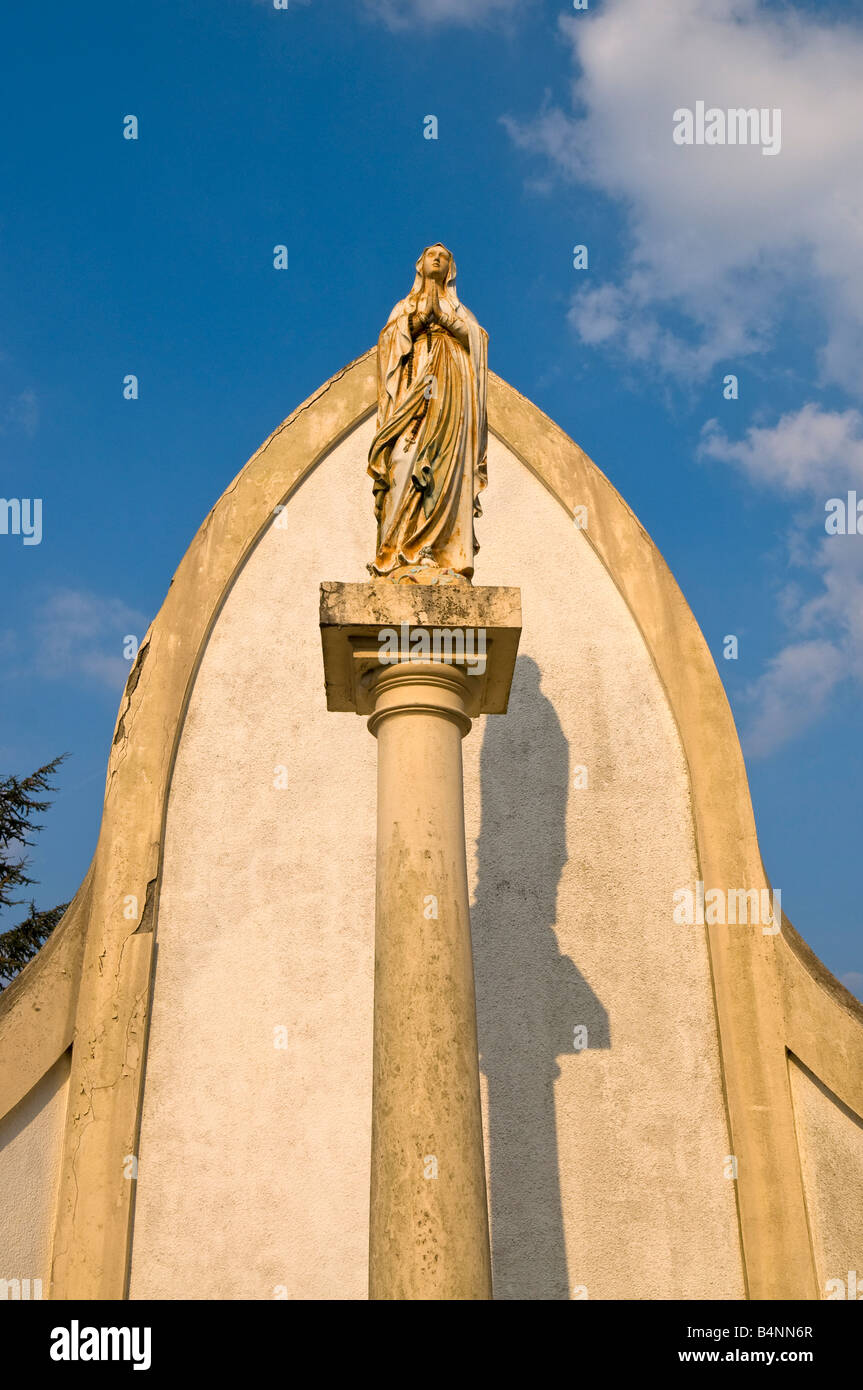 Statue mary france hi-res stock photography and images - Alamy